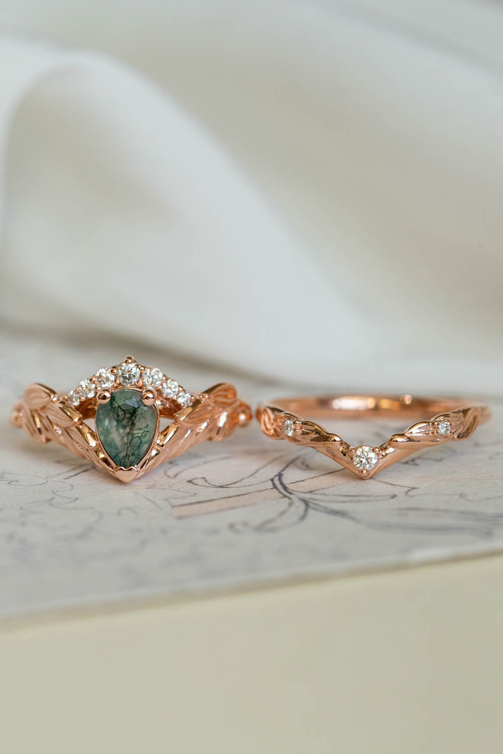 Diamond crown engagement ring set with natural moss agate / Palmira ...